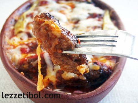 Güveçte Kaşarlı Köfte | Lezzetibol